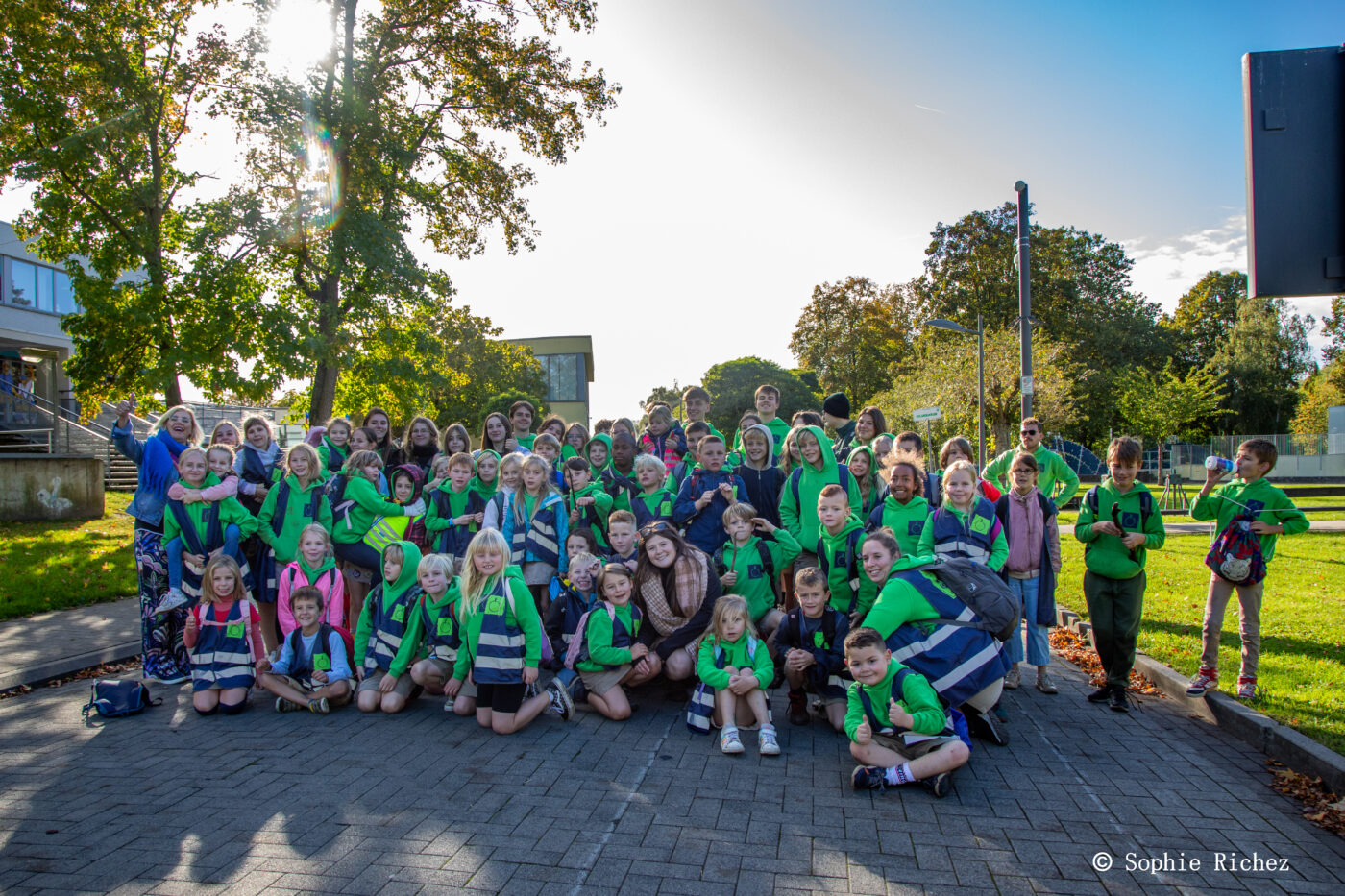 In beeld: jeugd ontdekt het levenswerk van Dr. Hemerijckx via wandelroute tijdens de Young Day ...