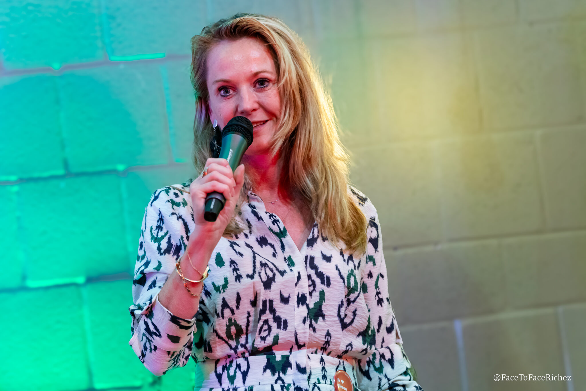 De Ninoofse lijst Vooruit-Groen, vol vernieuwing en verjonging, werd voorgesteld in aanwezigheid ...