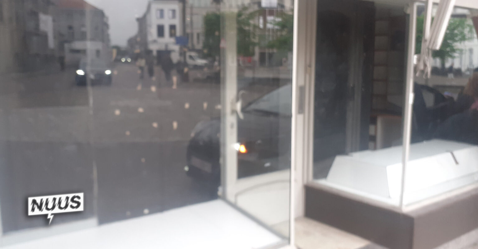 Na Zottegem op stelten: etalage ’t Moleken terug leeg (en te koop) – NUUS